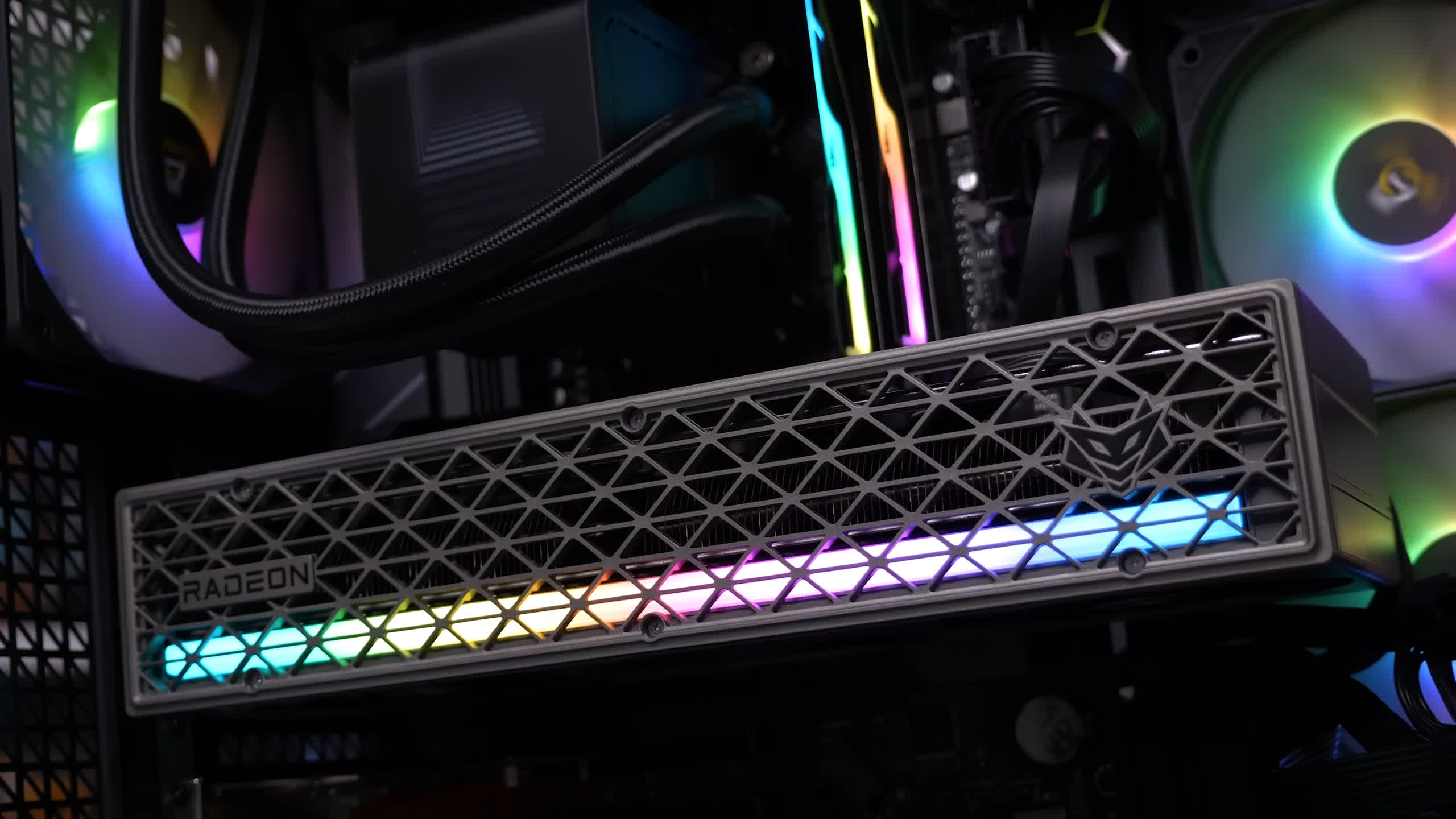 Razer introduces new Thunderbolt 5 dock and eGPU enclosure – blog ...